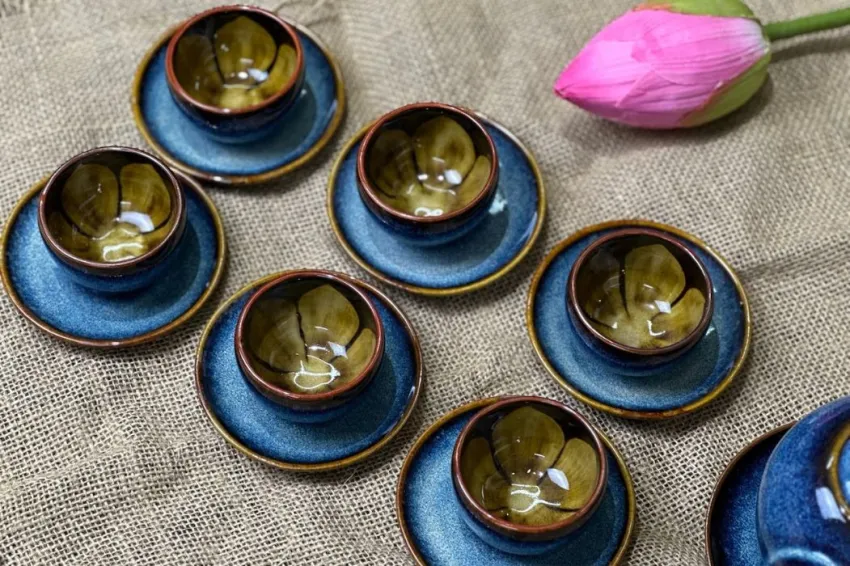 Bộ Ấm Chén Bát Tràng Dáng Chóp Men Hỏa Biến Xanh Biển - Gomie Ceramic