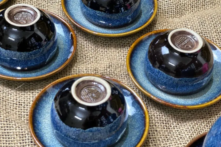 Bộ Ấm Chén Bát Tràng Dáng Chóp Men Hỏa Biến Xanh Biển - Gomie Ceramic